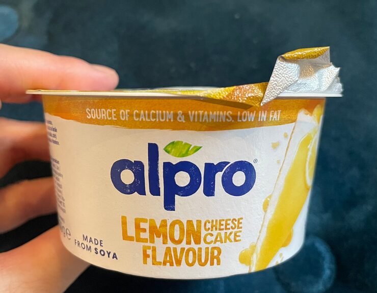 Alpro（アルプロ）の植物性ヨーグルト2種を食べてみた@フィンランド【現地レポ】 - Foovo -フードテックニュースの専門メディア-